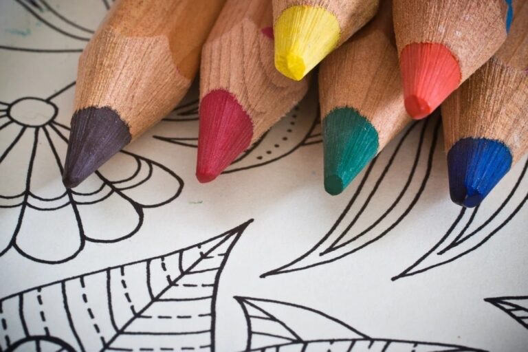 At What Age Can a Child Color Within the Lines ? – LiloColors